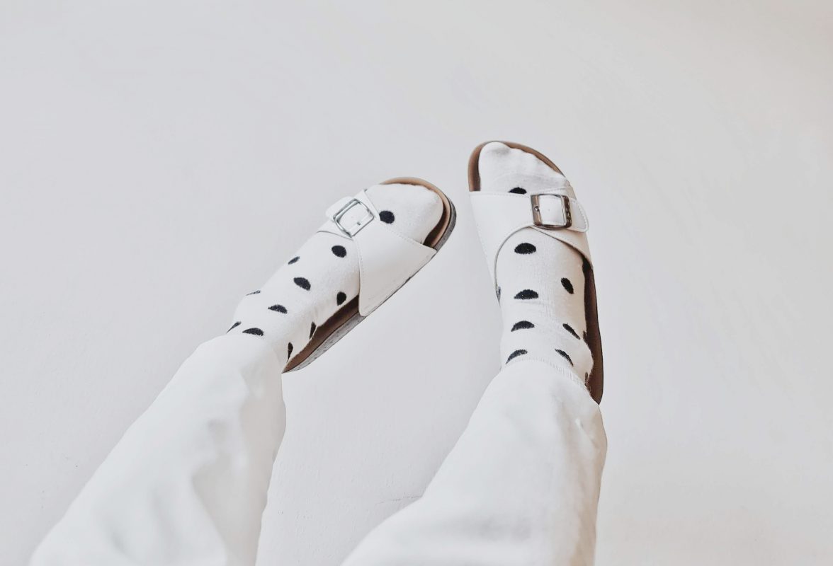 รองเท้าเพื่อสุขภาพ Deblu เคียงคู่ทุกครอบครัว | Deblu